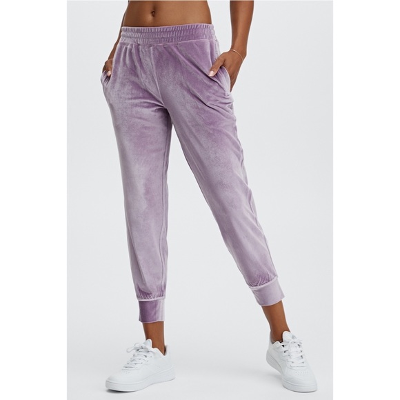 Fabletics | Pants & Jumpsuits | New Fabletics Daria Luxe Velour Jogger ...